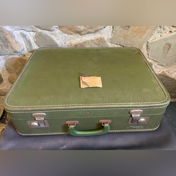 Monarch | Bags | Vintage Monarch Suitcase With Original Key Green 96s ...